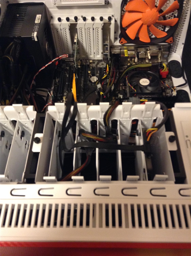 価格.com - 『中々余裕のあるケース内空間です。』Fractal Design Define R4 FD-CA-DEF-R4-WH ...