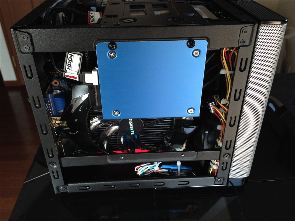 価格.com - 『左側面写真』JONSBO V6S [Silver] hatucocoさんのレビュー・評価投稿画像・写真「小型高性能PCを ...