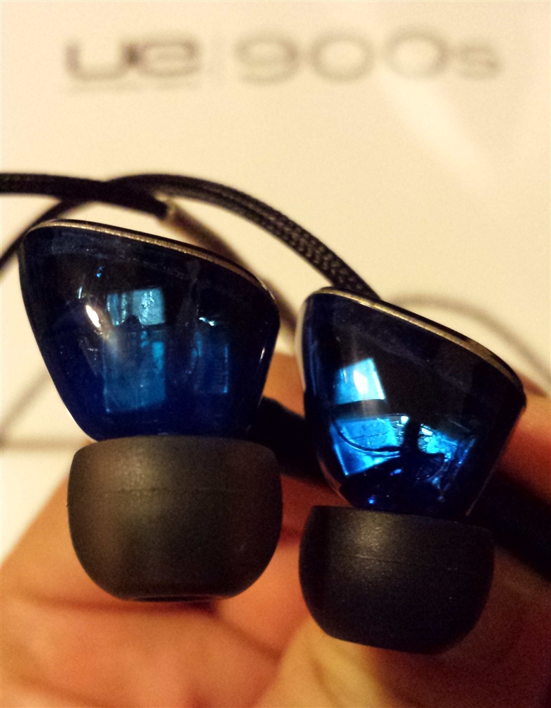価格.com - 『左がUE900、右がUE900s。ドライバーの位置と透明度が違います。』Ultimate Ears 900s Noise ...
