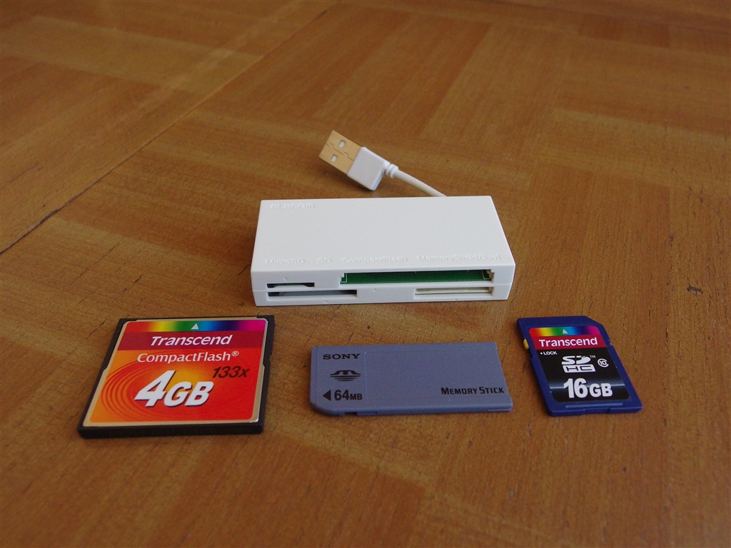 価格.com - エレコム MR-K010WH [USB 53in1 ホワイト] 猫の名前はシロちゃんさんのレビュー・評価投稿画像・写真「頻繁に使ってますが、一度もエラー、トラブル無し ...