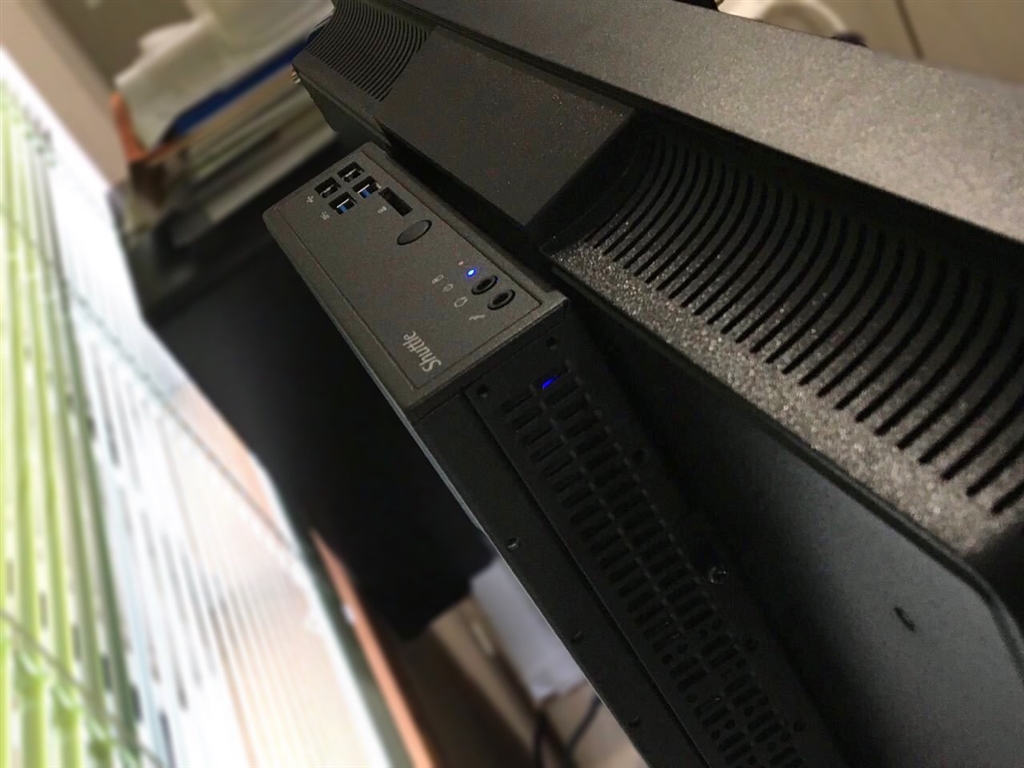 価格.com - 『VESAマウント状態2』Shuttle DH170 [黒] ぎうんさんのレビュー・評価投稿画像・写真「仕事用メインPCとし ...