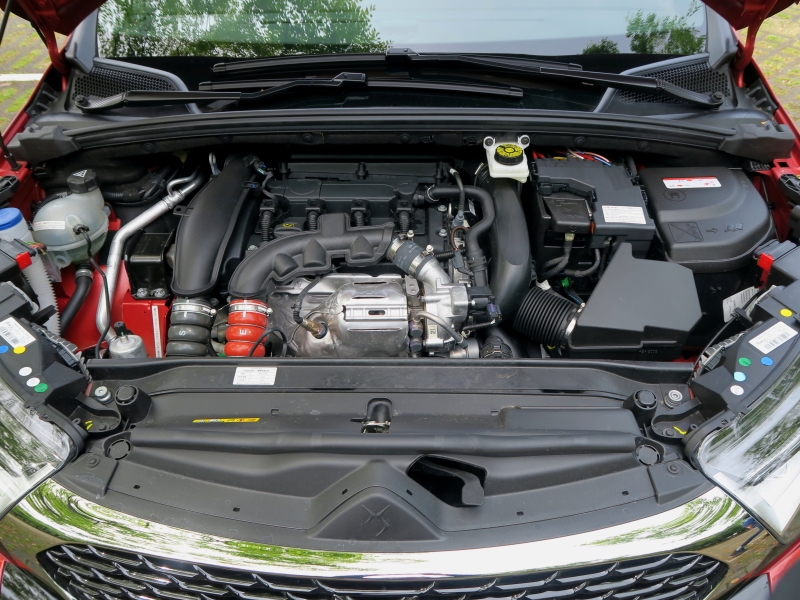 価格.com - 『DS5とも共通の1.6L直列4気筒ターボエンジン』シトロエン DS 4 CROSSBACK 2016年モデル 森口将之さん ...