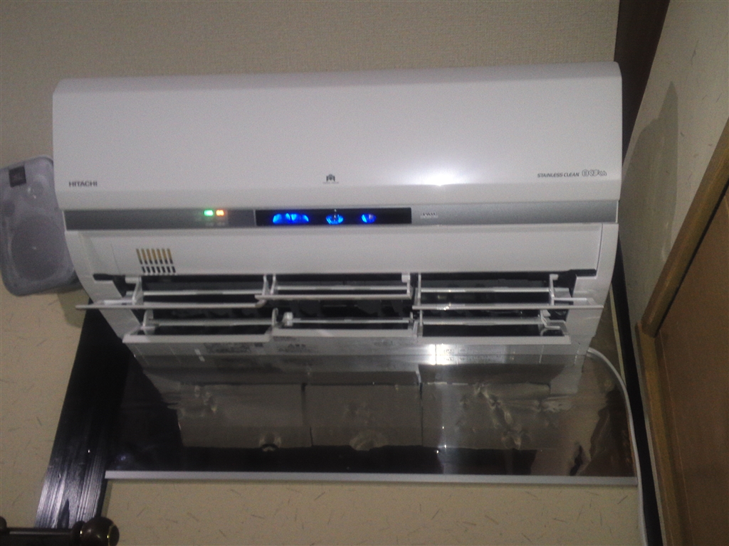 価格.com - 『部屋の右上の隅っこに設置しても』日立 ステンレス・クリーン 白くまくん RAS-X40F2 siraimondoさんのレビュー・評価投稿画像・写真「12年ぶりに買い替えた ...