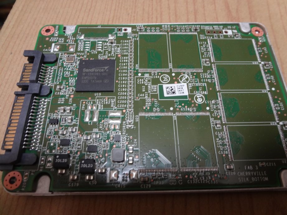 価格.com - 『基板 裏面』インテル 330 Series SSDSC2CT120A3K5 Gankunさんのレビュー・評価投稿画像・写真 ...