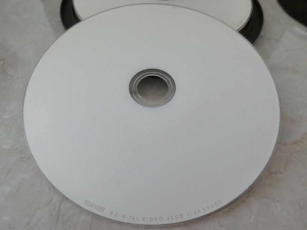 価格.com - 『表面がざらざらです』マクセル BRV25WPE.50SP [BD-R 4倍速 50枚組] kokonoe_hさんのレビュー・評価投稿画像・写真「印刷はまあまあ綺麗ですし ...