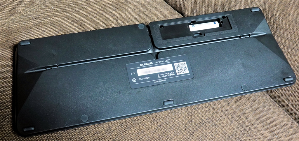 価格.com - 『背面側。使用電池は単三電池一個』エレコム TK-FBP081BK [ブラック] 西川善司さんのレビュー・評価投稿画像・写真「マウスの「DAIV」17.3インチモデルユーザー ...