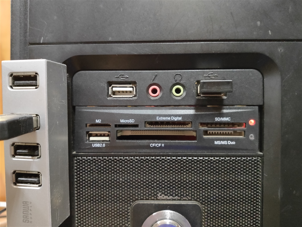 価格.com - 『正面からの写真』AINEX PF-CR01 [内蔵USB 14in1 ブラック] 宗っちさんのレビュー・評価投稿画像・写真「コスパ最高」[511862]