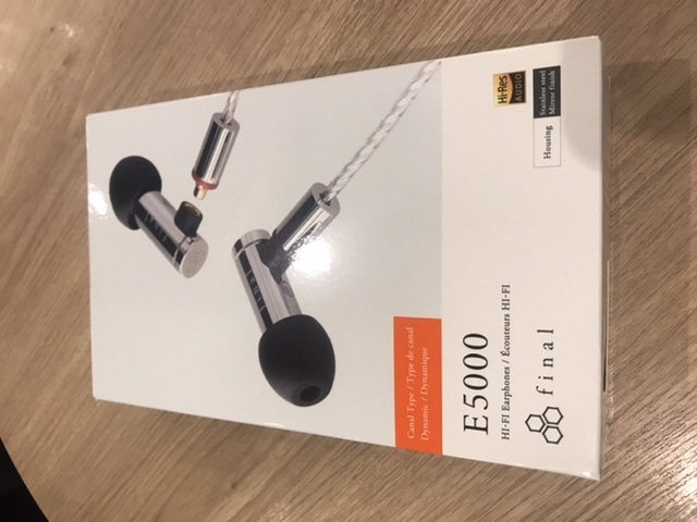 価格.com - 『箱は普通。中身を出す際に外側が破けるくらいピッタリ入っている。』final E5000 FI-E5DSSD xuqnkhebさんのレビュー・評価投稿画像・写真「厚みある低 ...