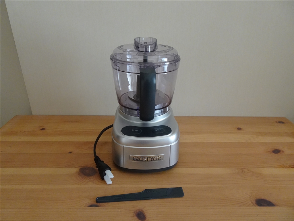 価格.com - 『本体と付属のスパチュラ』クイジナート ECH-4SJ 神野恵美さんのレビュー・評価投稿画像・写真「全方位において”ちょうどよさ”が魅力のクイジナートの定番FP」[614381]