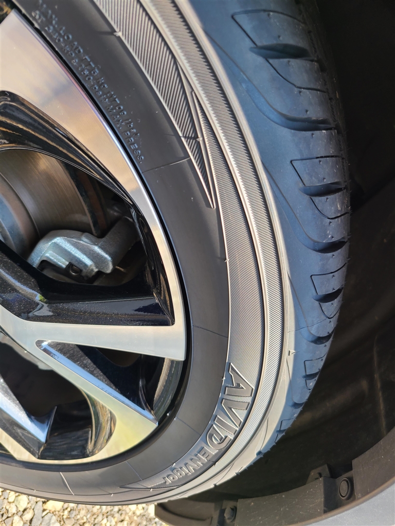 価格.com - YOKOHAMA AVID ENVigor S321 225/50R18 99W XL ベンタスレッドさんのレビュー・評価投稿画像・写真「合格点」[647452]