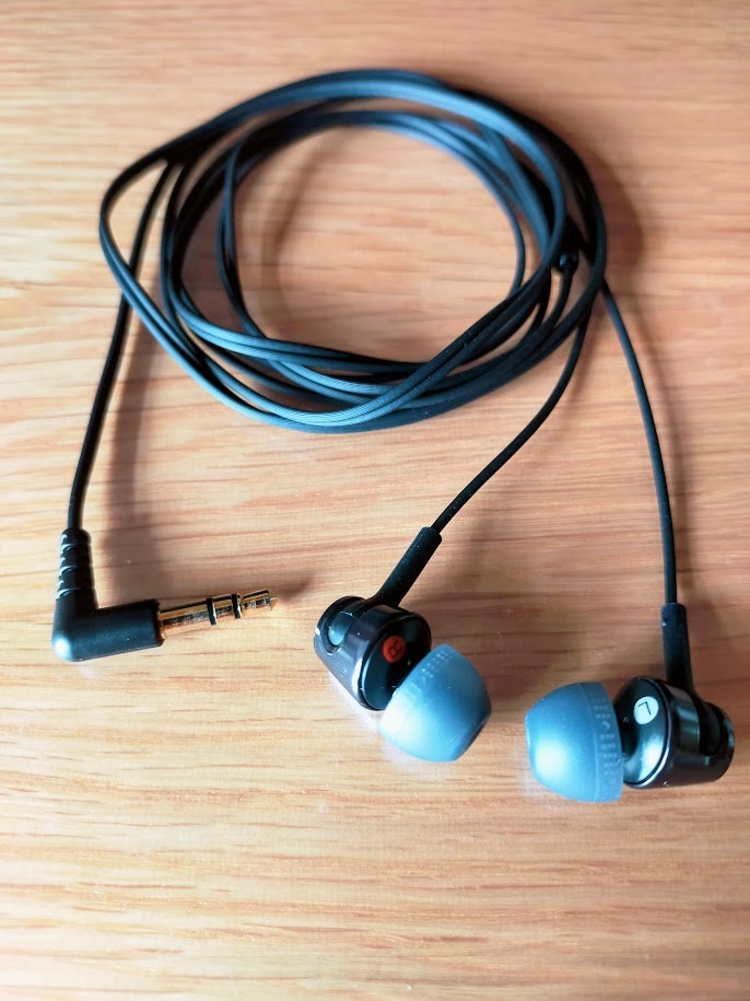 価格.com - SONY MDR-EX155 (B) [ブラック] シマリスの飼い主さんのレビュー・評価投稿画像・写真「寝ながら用に使えます ...