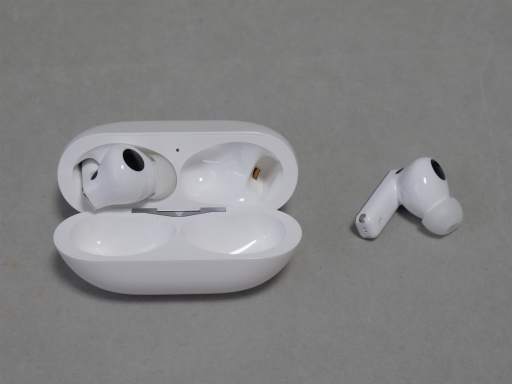 価格.com - 『充電器兼用ケースに収めた様子』HUAWEI FreeBuds Pro 2 [セラミックホワイト] 鴻池賢三さんのレビュー ...