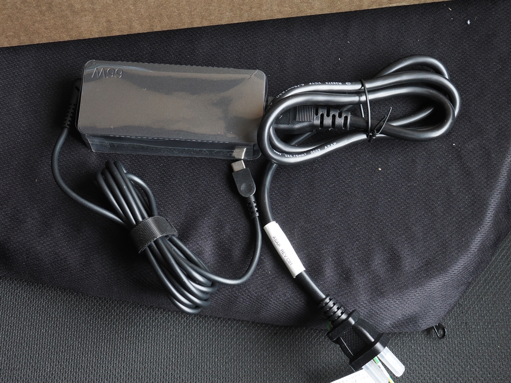 価格.com - 『ACアダプターやケーブルは“ごつい”です。そこは値段相応か…。』Lenovo ThinkBook 14 Gen 3 価格 ...