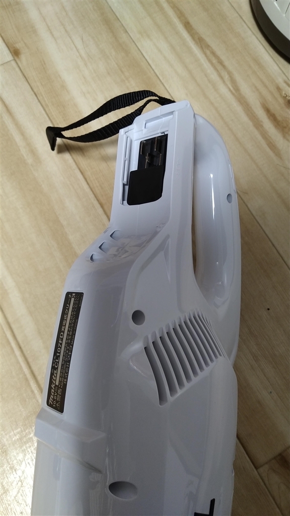 価格.com - 『バッテリーは本体の持ち手のすぐ裏に、むき出しで取り付ける仕様。充電も楽。』マキタ CL107FDSHW まぐたろうさんのレビュー・評価投稿画像・写真「ドラマ「結婚できない男 ...