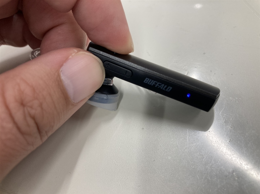 価格.com - 『LED点灯部分』バッファロー BSHSBE200BK [ブラック] たこみですさんのレビュー・評価投稿画像・写真「こんなに小さいのに」[666540]