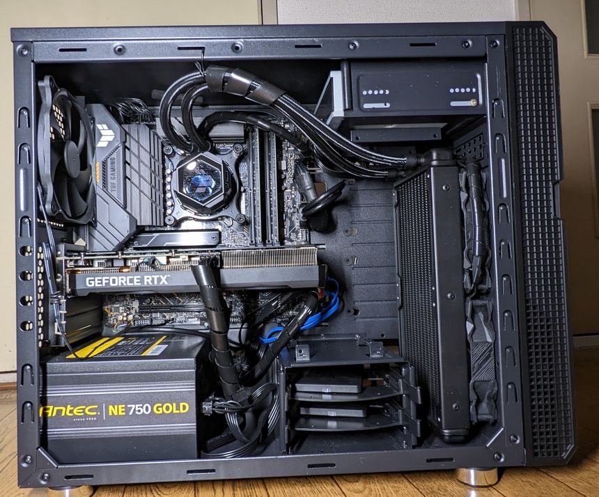 価格.com - 『横から見た内部』ANTEC P5 budou128さんのレビュー・評価投稿画像・写真「コンパクトでかっこいいと思います」[667120]