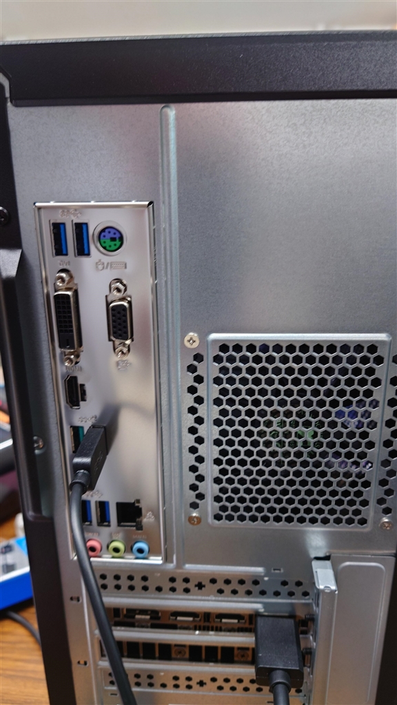 価格.com - 『背面の様子』ASUS ROG Strix G10DK G10DK-R56G1660TEC NS部さんのレビュー・評価投稿 ...