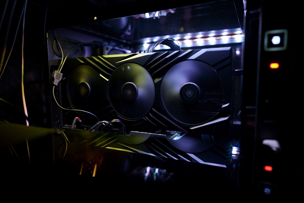 価格.com - 『外観は真っ黒』PNY GeForce RTX 4090 24GB VERTO LED 3FAN ...