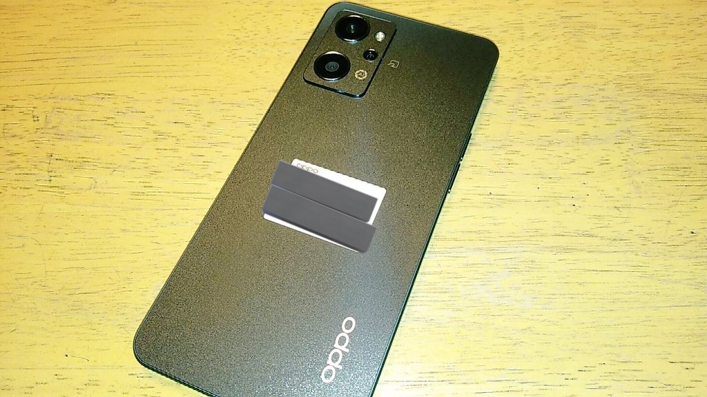 価格.com - 『背面』OPPO Reno7 A SIMフリー [スターリーブラック] ラピダスさんのレビュー・評価投稿画像・写真「初めてのスマホにオススメ。カメラはちょっと残念」[682634]