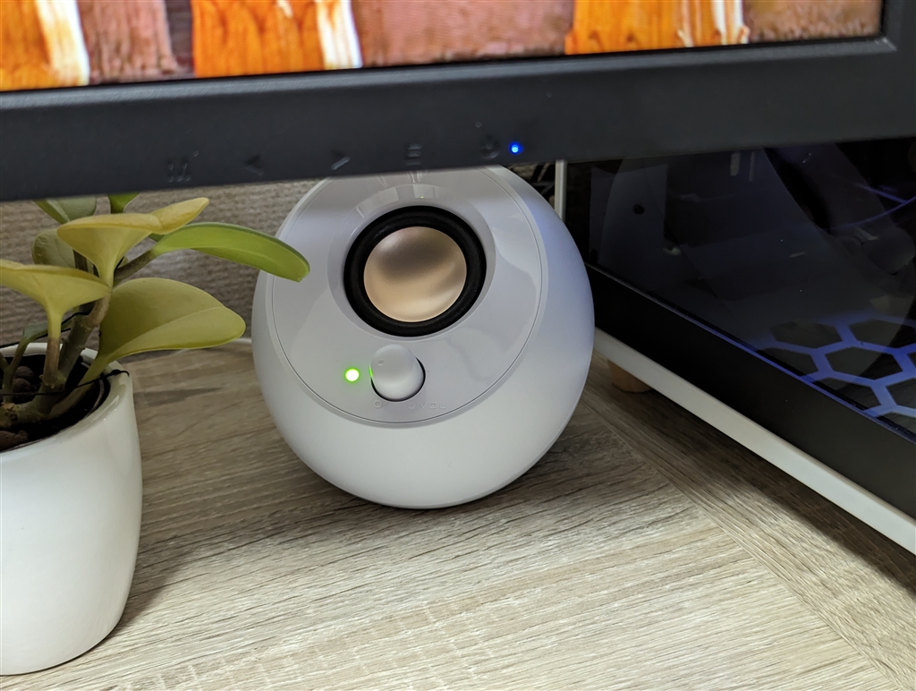 価格.com - 『ディスプレイ下に入るけどちょっと上向きなのよね。。』CREATIVE Pebble SP-PBL-WH [ホワイト ...