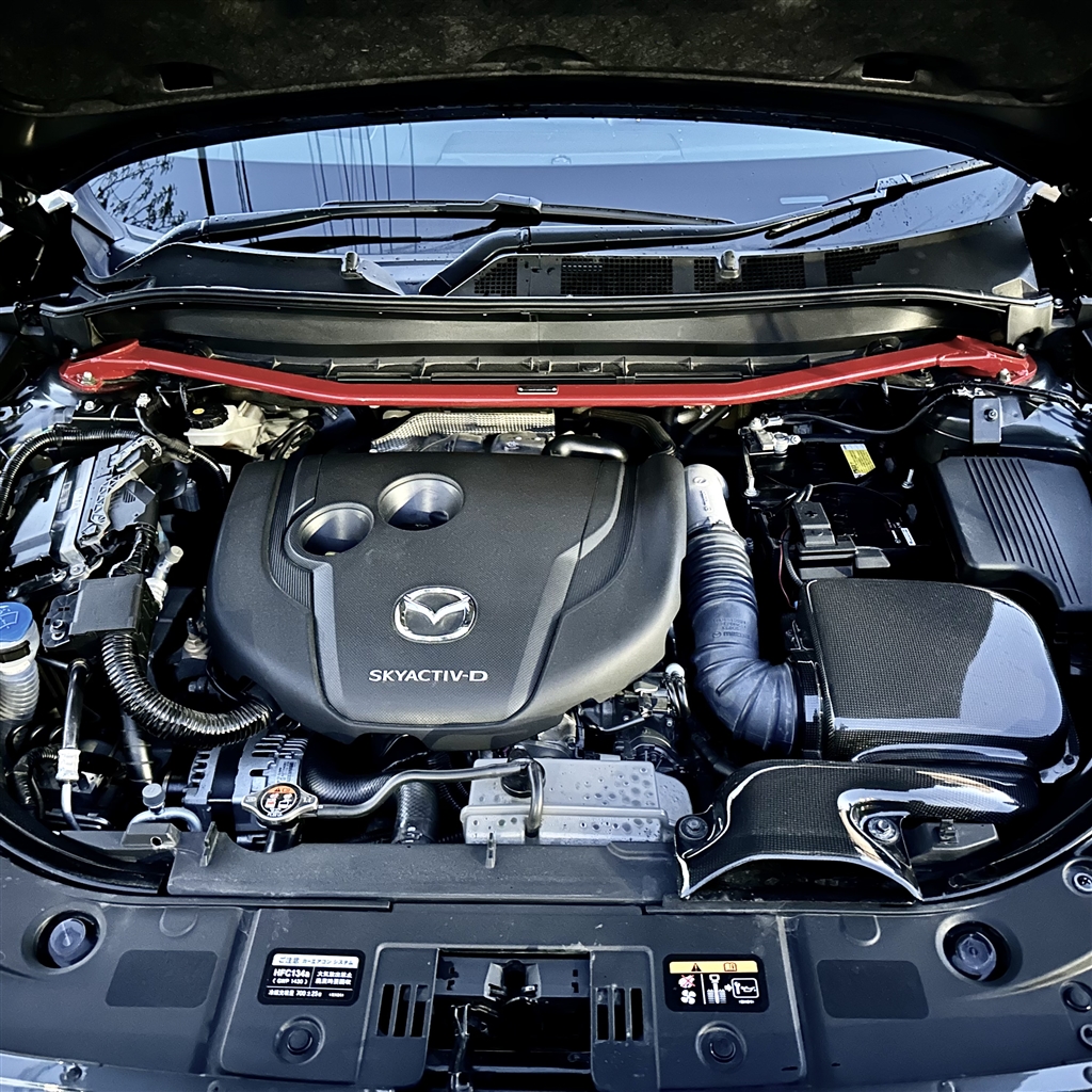 価格 Com 『エンジンルームも綺麗。ストラッドタワーバーとラムエアインテークシステム装着』マツダ Cx 8 2017年モデル