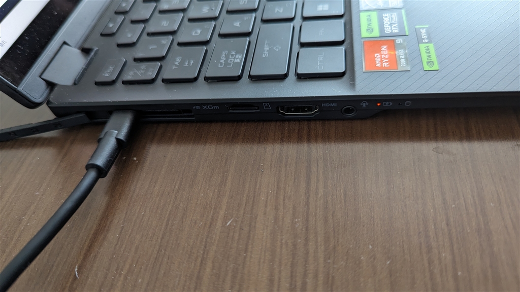 価格.com - 『左側のポート類。XG Mobile用コネクタはType-C 3.2を兼ねてる。』ASUS ROG Flow X13 ...