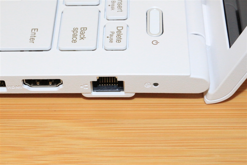 価格.com - 『最近は省略されがちなGbEを装備。USBアダプタなしで有線化できるので便利』NEC LAVIE N14 N1475/GAW ...