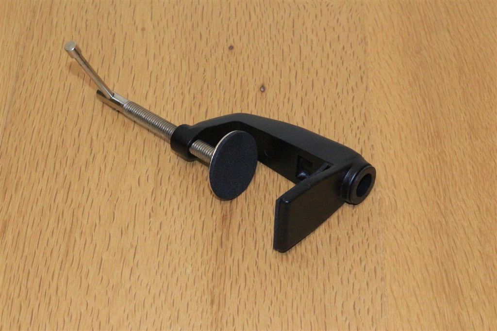 価格.com - 『クランプ内側にはクッション材が取り付けられ、天板を傷つけにくいよう配慮されている』オーム電機 AS-N10AW-K ...