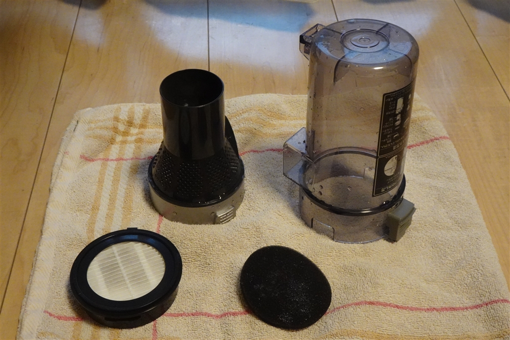 価格.com - 『ダストカップ・サイクロン部』アイリスオーヤマ SUUZE SCD-210P-H [グレー] 神野恵美さんのレビュー・評価投稿画像・写真「ガッツリ吸い込む！アイリスオーヤマの ...