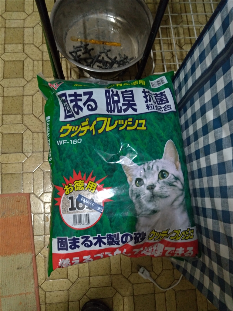 価格.com - アイリスオーヤマ ウッディフレッシュ WF-160 16L まぐたろうさんのレビュー・評価投稿画像・写真「コスパは良いです。少し散りやすいですね。」[720888]