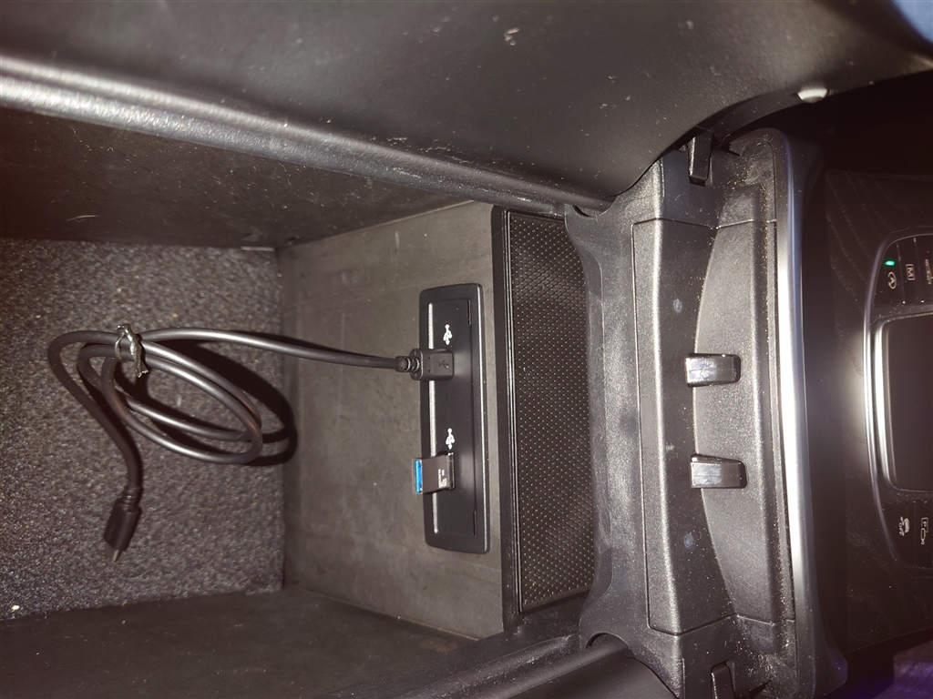 価格.com - 『③ 代車のセンターコンソールのTypeC端子に接続したレビュー製品。』エレコム MPA-CC05PNBK [0.5m ...