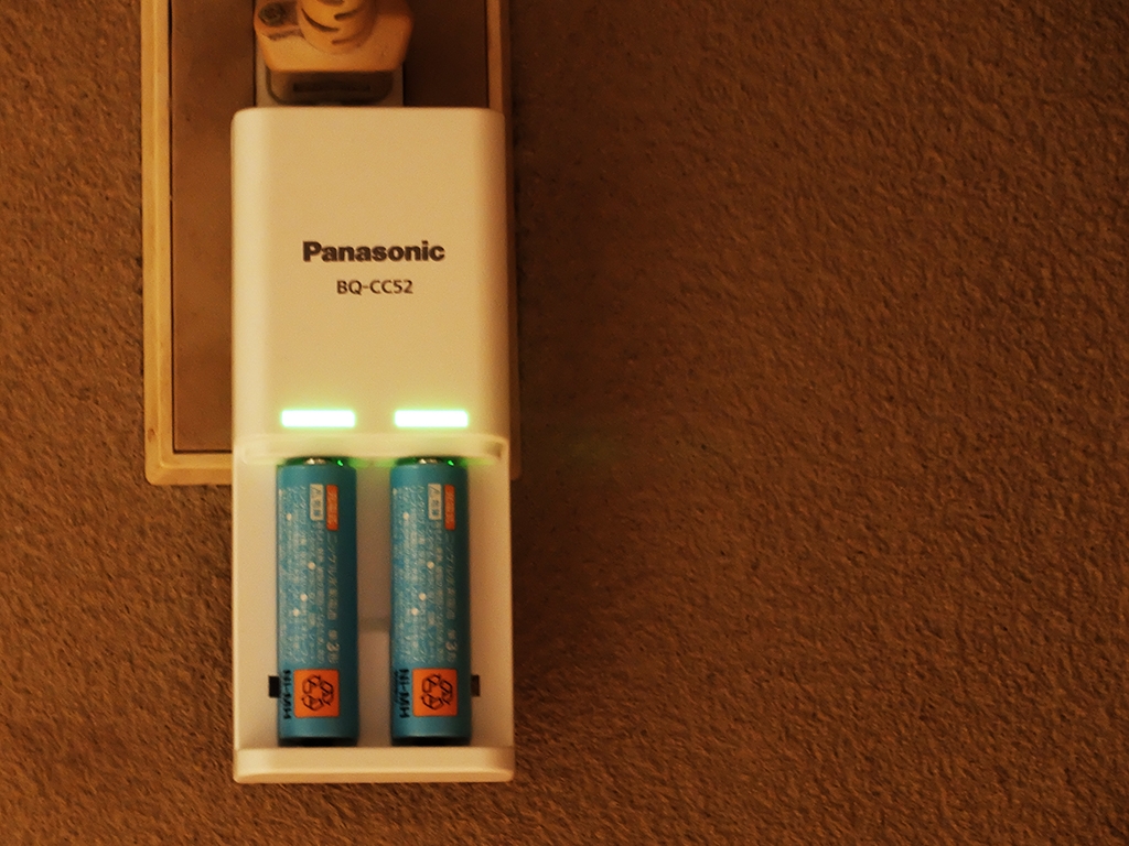 価格.com - パナソニック BQ-CC52 オリエントブルーさんのレビュー・評価投稿画像・写真「久しぶりに新しい充電器を買った。」[741094]