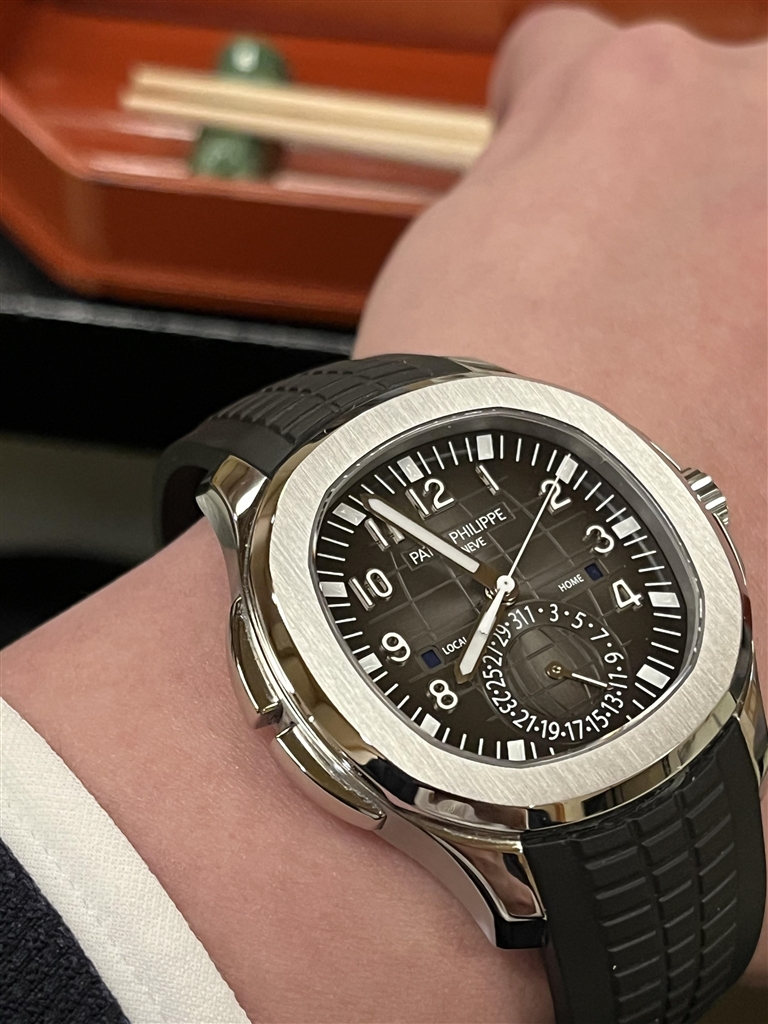 価格.com - 『仕上げの良さは写真の通りです、ケースに対してラバーベルトは程よい厚み。』パテック フィリップ アクアノート 5164A ...