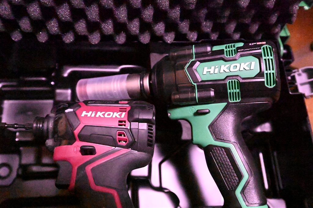 価格.com - 『左のドライバーよりは流石に大きい、アンビルは1/2です』HiKOKI WR36DH (NN) らお茶さんのレビュー・評価投稿画像・写真「車いじりが好きなだけ･･･」[751874]