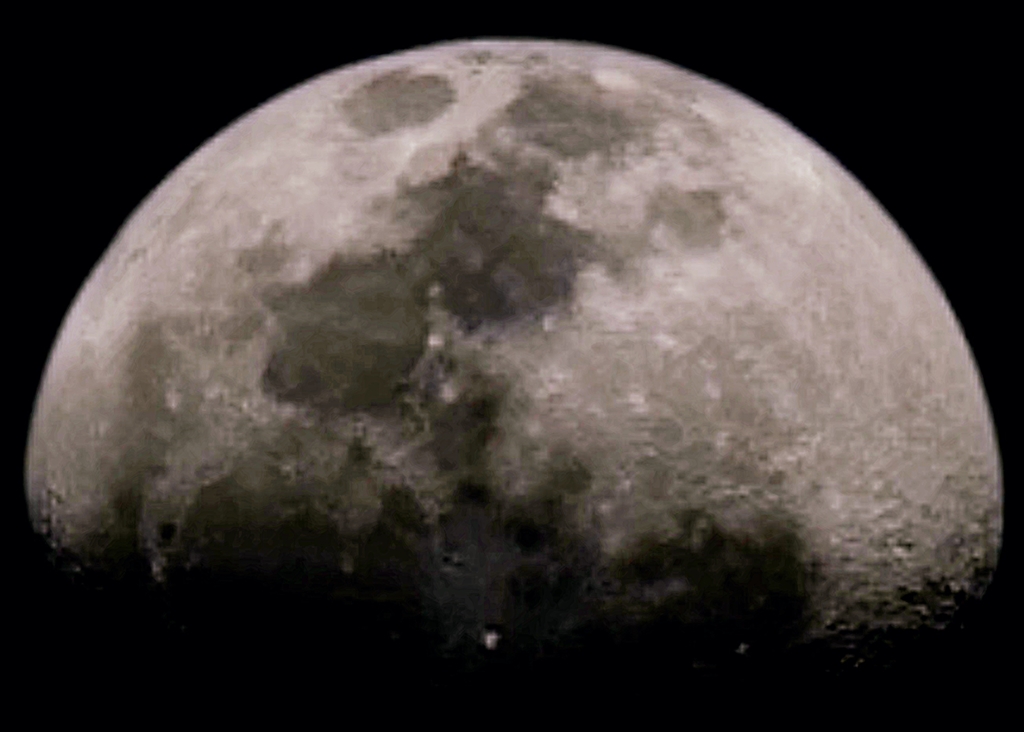 価格.com - 『月の撮影サンプル2』サムスン Galaxy S24 Ultra SC-52E 256GB docomo [チタニウム ...