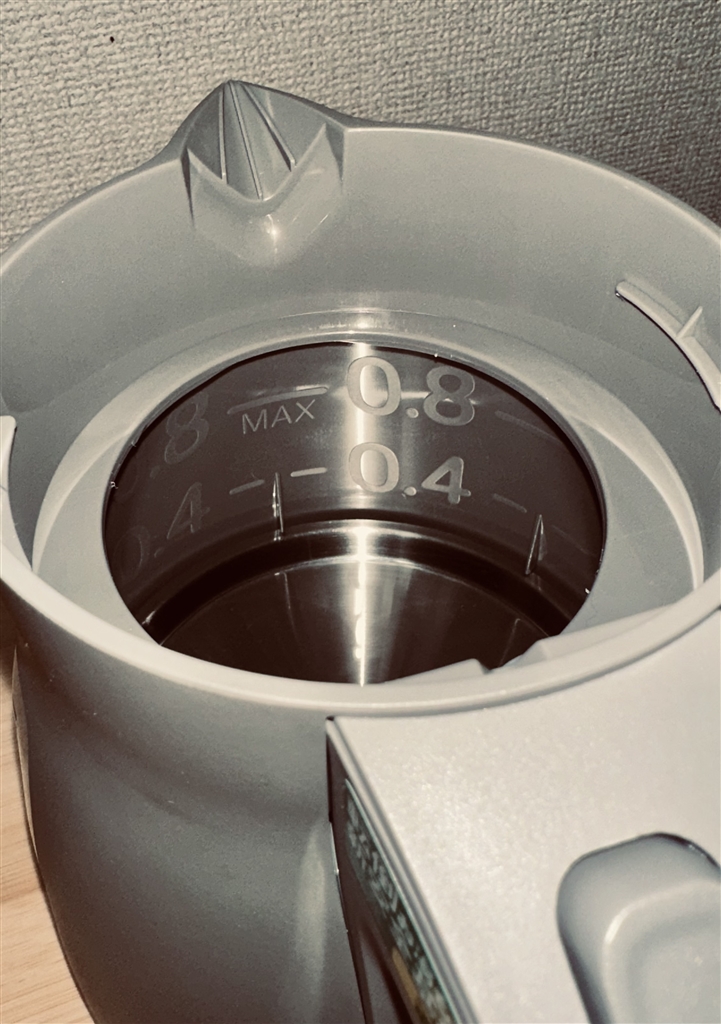 価格.com - 『本体内部。これって必要と思う場所に目盛りが・・・』タイガー魔法瓶 PCS-A080-HA [アッシュグレー] 多賀一晃さんのレビュー・評価投稿画像・写真「「軽い」「安い ...