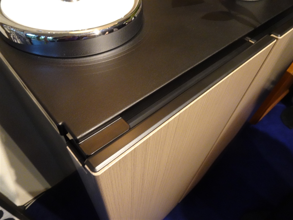 価格.com - 『ヒンジ部などもしっかりとした造りで角のない丸みを帯びた安全性にも配慮したデザイン』AQUA LOOC AQR-FD7P-C [グレージュウッド] 神野恵美さんのレビュー ...