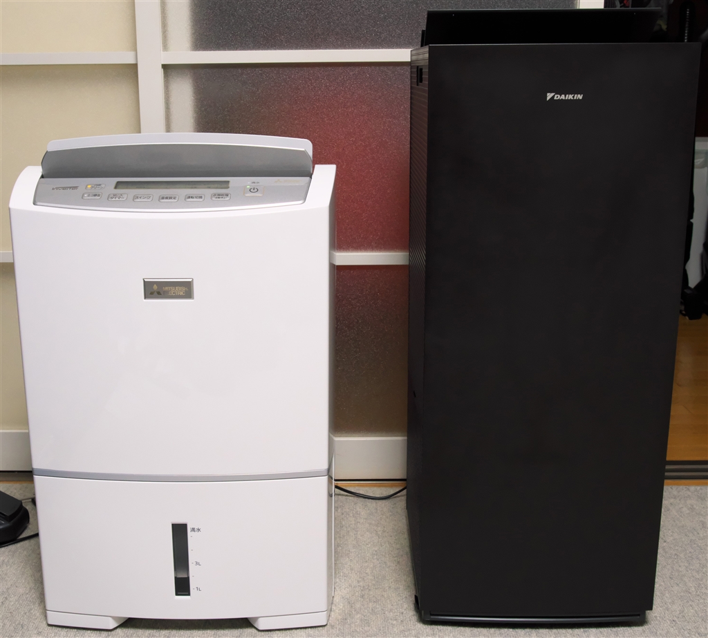 価格.com - 『ダイキン製タワー型加湿空気清浄機MCK70Zとのサイズ比較①』三菱電機 MJ-PV250WX-W [ホワイト] O.Y ...