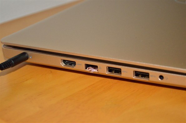 Dell Inspiron 15 5000 プレミアム Core i5 8250U・8GBメモリ Dell Inspiron 15 5000 プレミアム Core i5 8250U・8GBメモリ