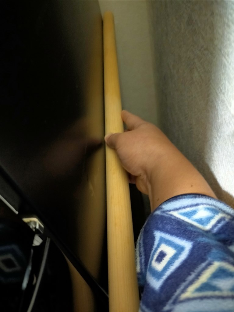 本体側面が膨張して歪みが発生、3年経たずに修理不能とのこと 本体側面が膨張して歪みが発生、3年経たずに修理不能とのこと